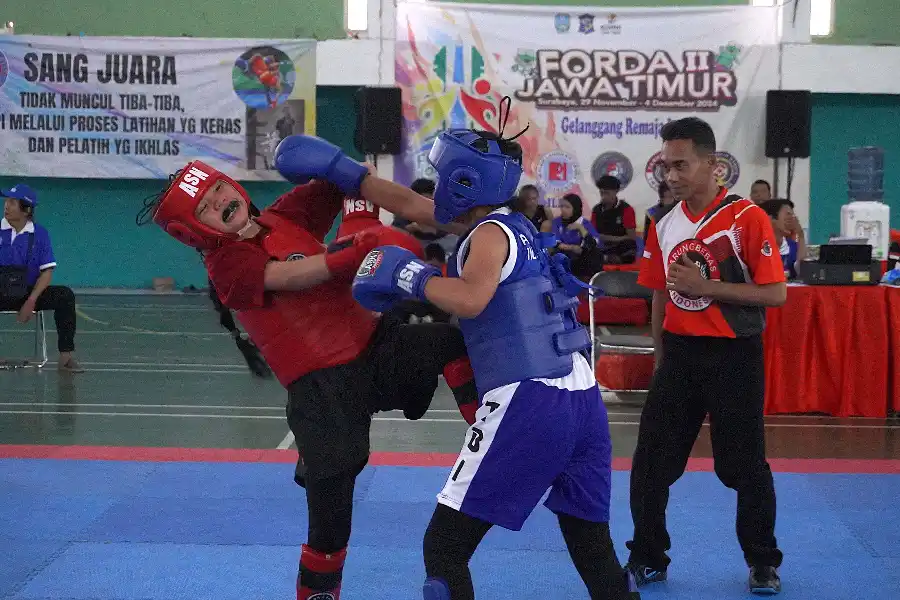 Tarung Bebas pada FORDA Jatim II/2024 Perebutkan 24 Medali - kormijatim.id